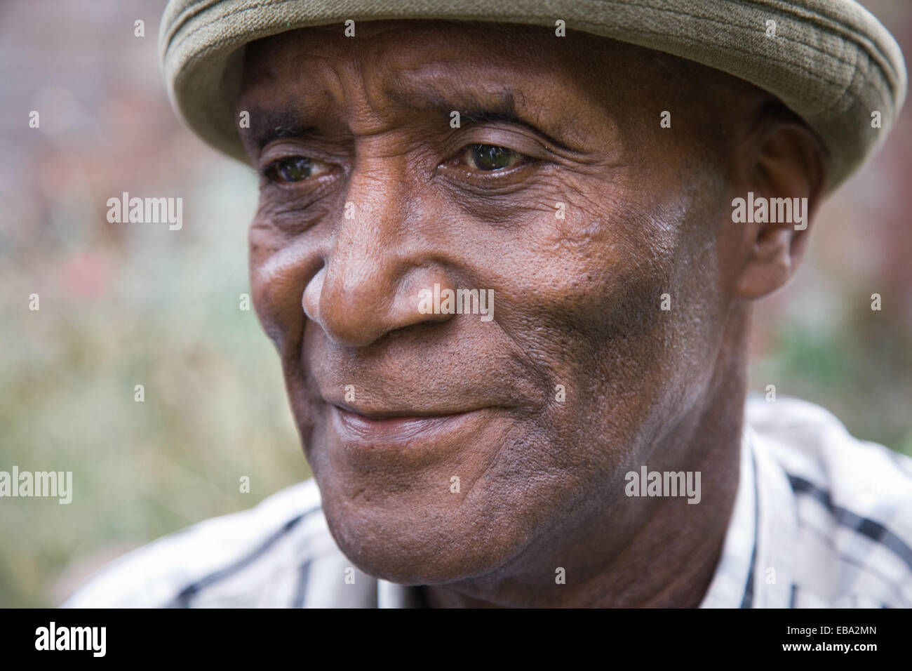 Portrait of an older man smiling Stock Photo - Alamy