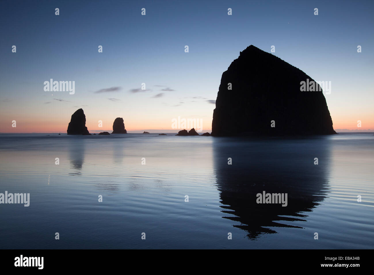 Haystack Rock, Cannon Beach, Oregon, United States Stock Photo - Alamy