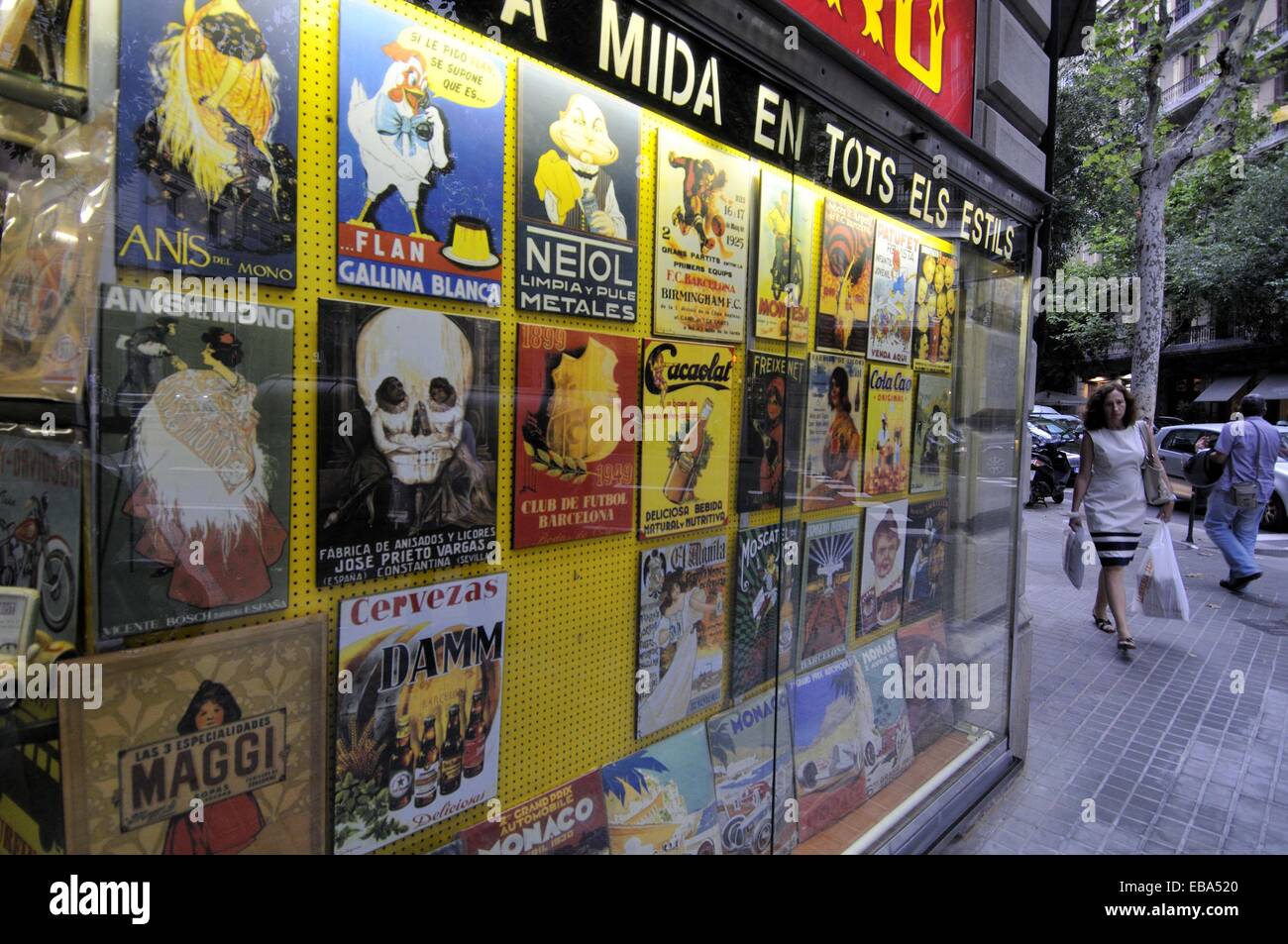 Metal posters shop hi-res stock photography and images - Alamy