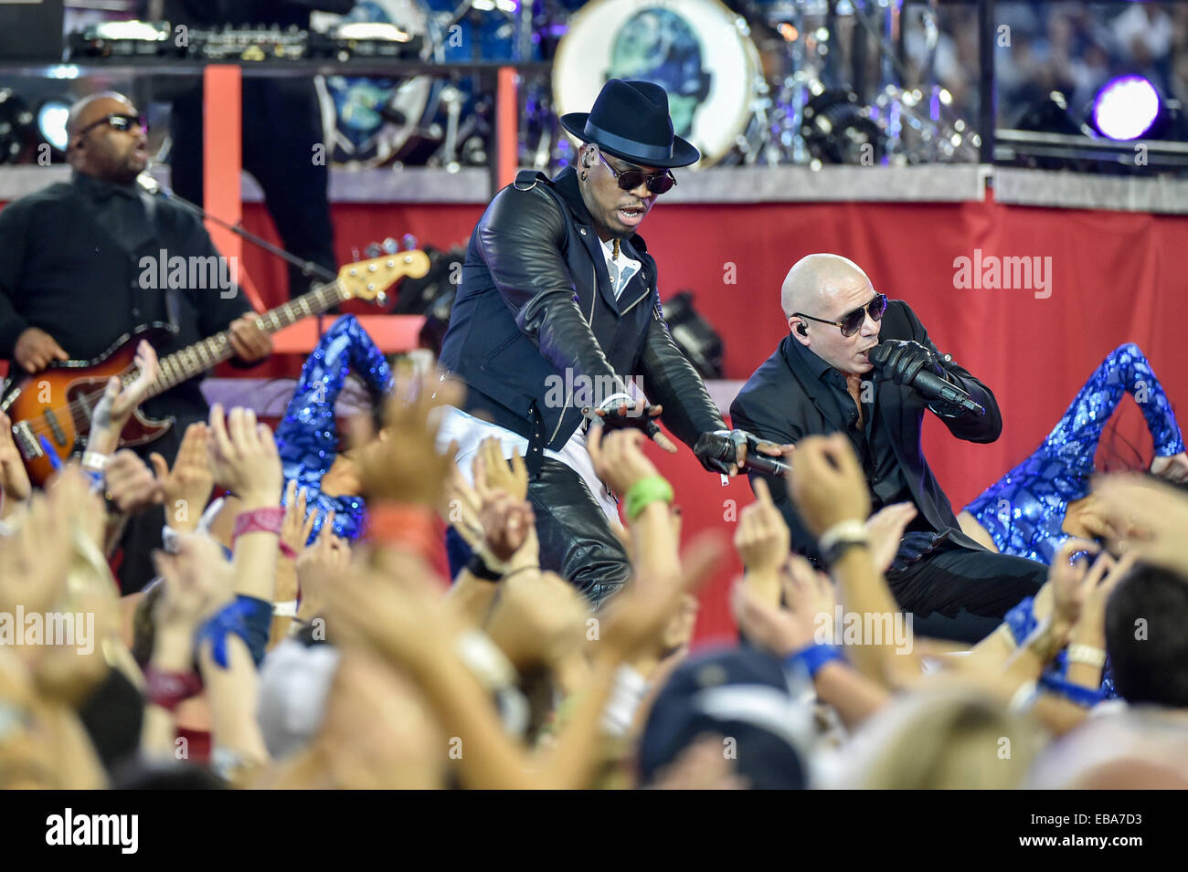 Pitbull dancers hi-res stock photography and images - Alamy