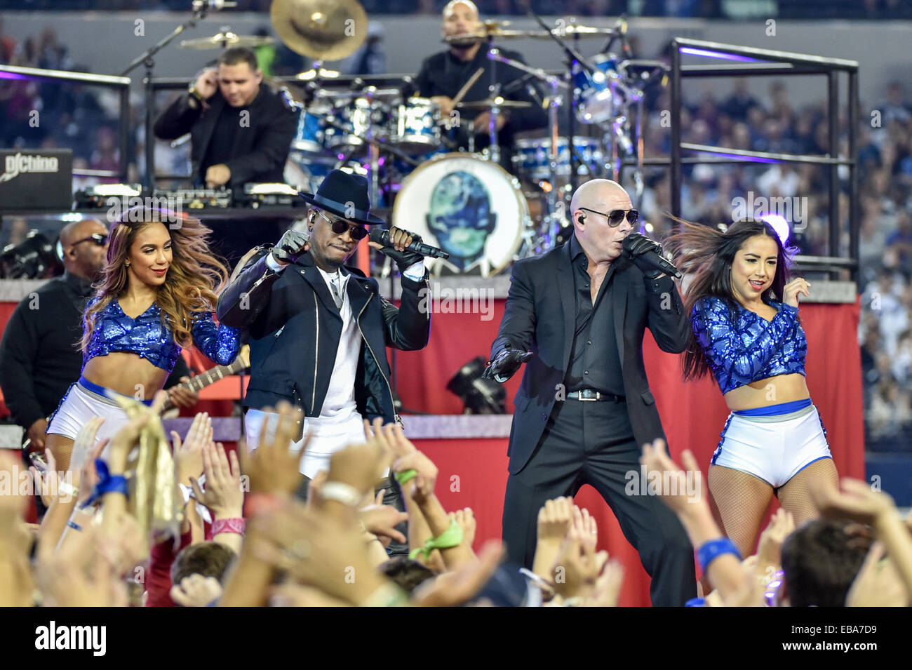 Pitbull dancers hi-res stock photography and images - Alamy