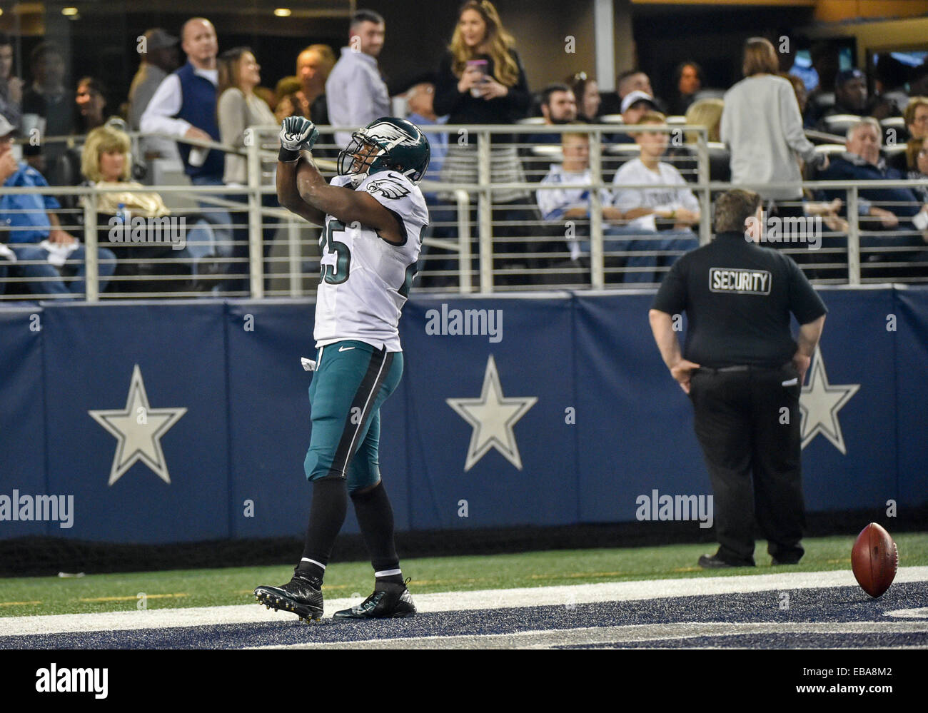 Arlington, Texas, USA. 27th Nov, 2014. Philadelphia Eagles running back ...