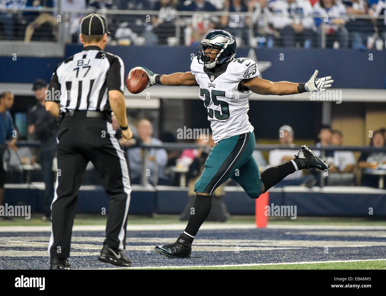 Arlington, Texas, USA. 27th Nov, 2014. Philadelphia Eagles running back ...