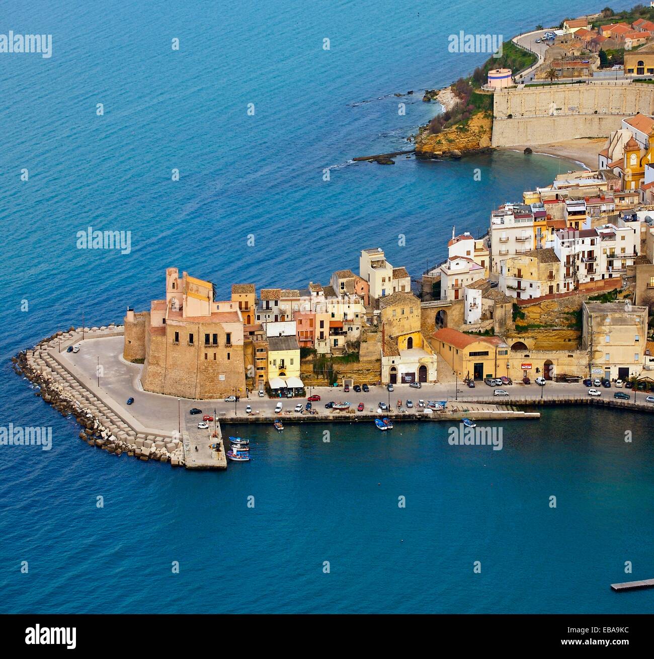 Castellamare del golfo sicily italy hi-res stock photography and images ...