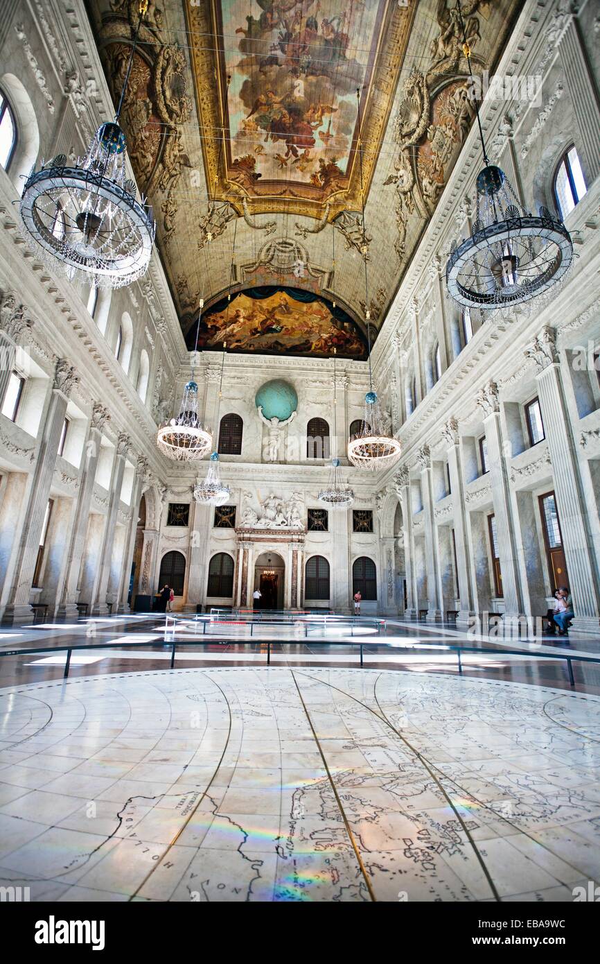 Royal Palace Netherlands Inside High Resolution Stock Photography and ...