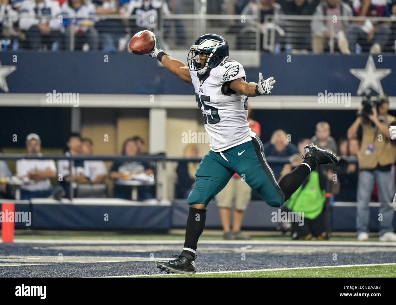 Arlington, Texas, USA. 27th Nov, 2014. Philadelphia Eagles running back ...