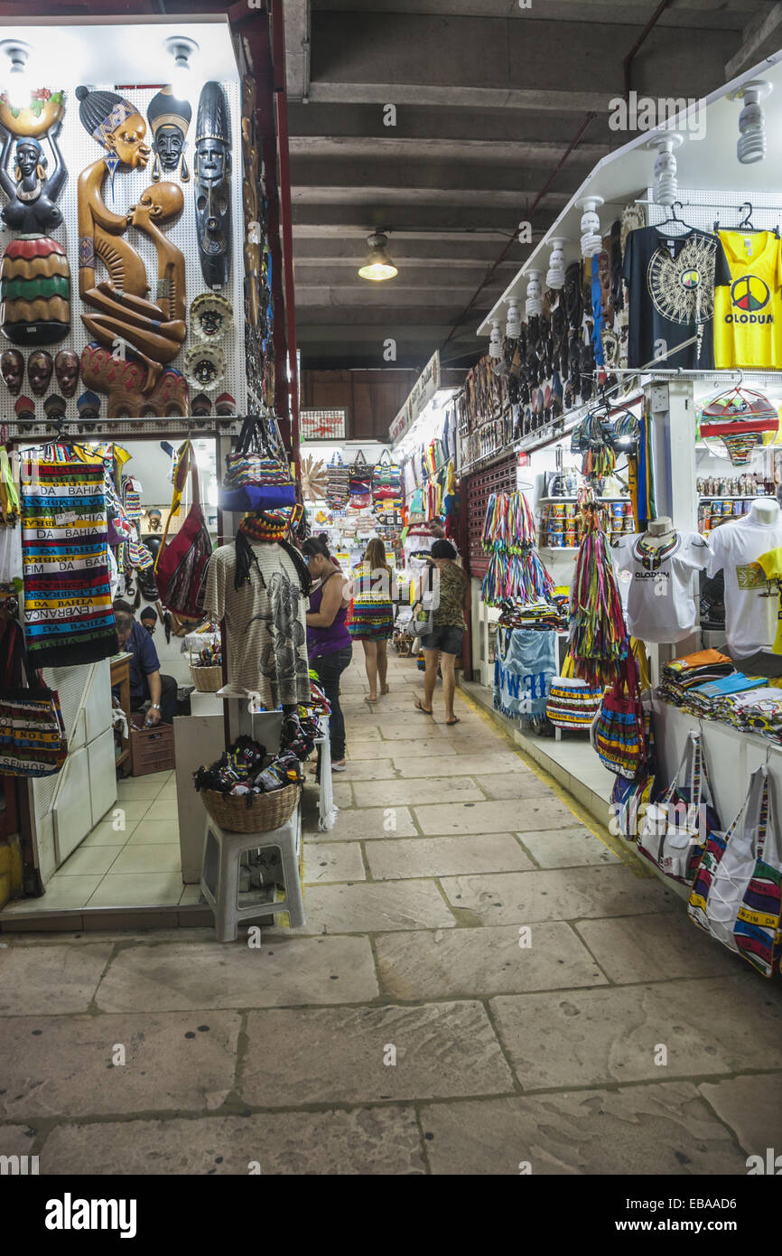 Modelo vertical hi-res stock photography and images - Alamy