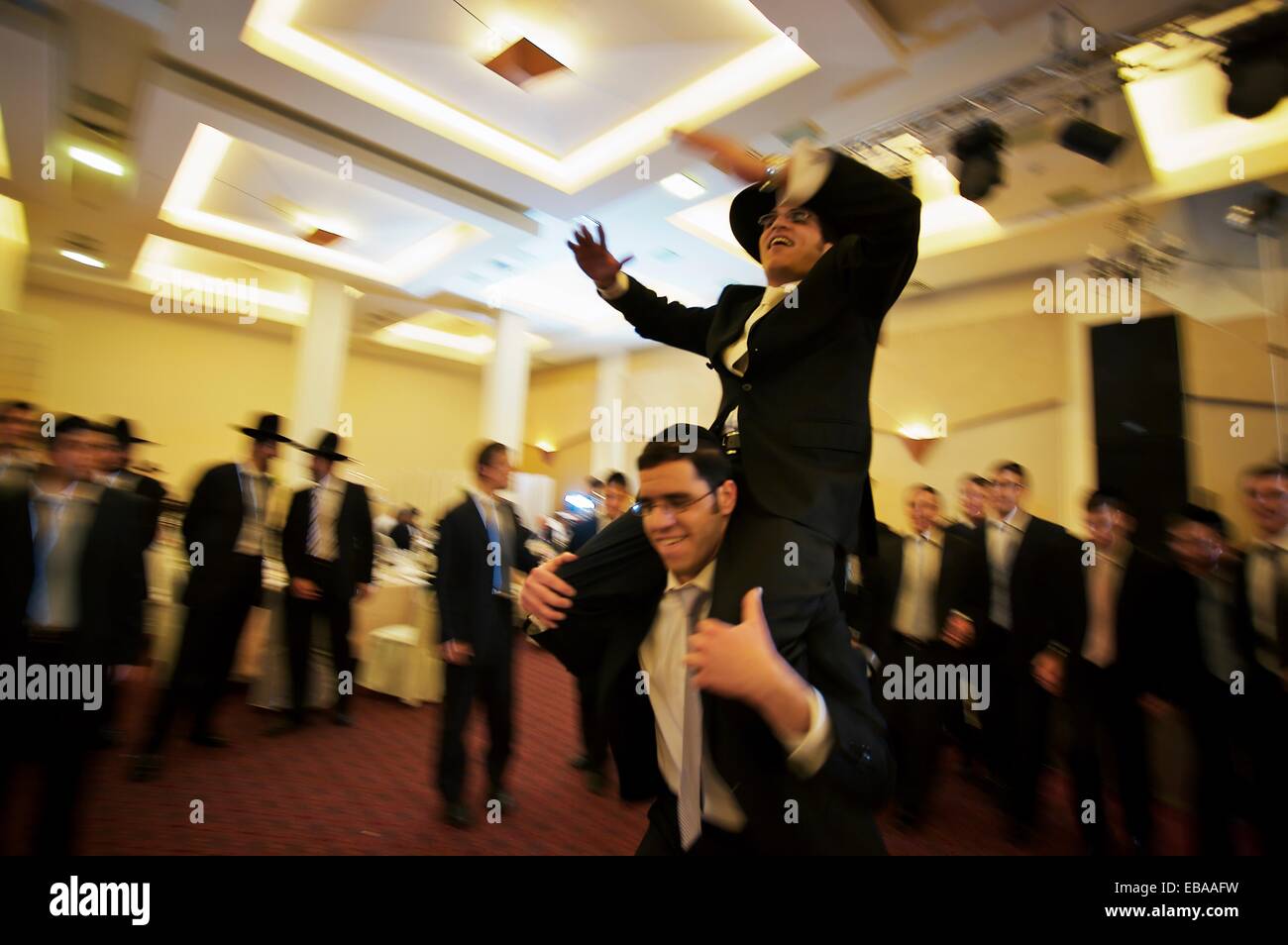 Wedding banquet dancing hi-res stock photography and images - Alamy