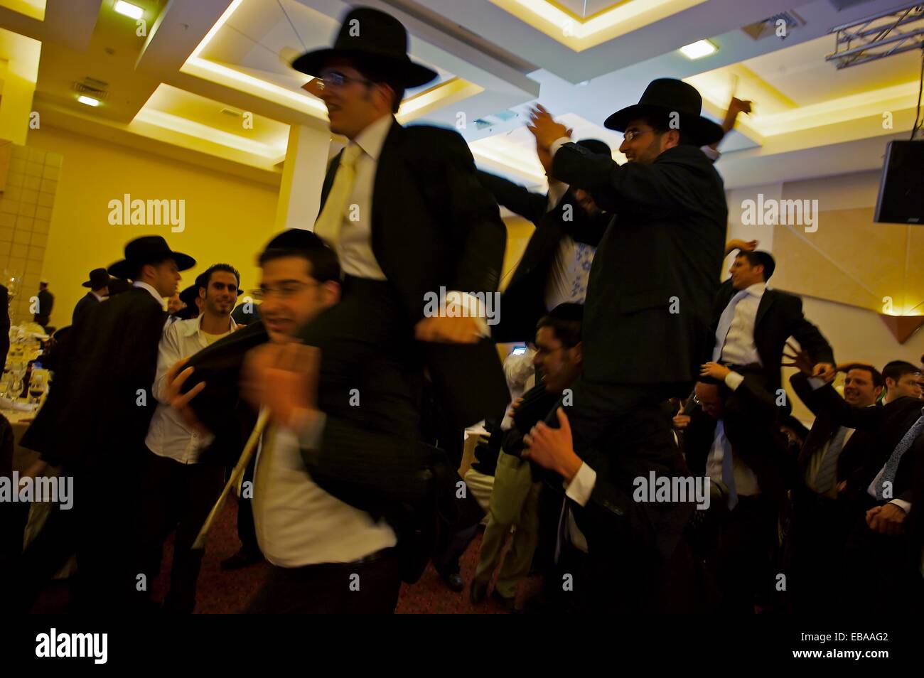 Wedding banquet dancing hi-res stock photography and images - Alamy