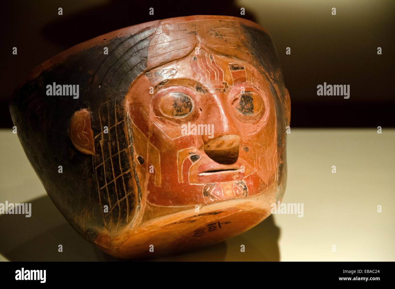 Peru Pre-Columbian Vessel Stock Photo - Alamy