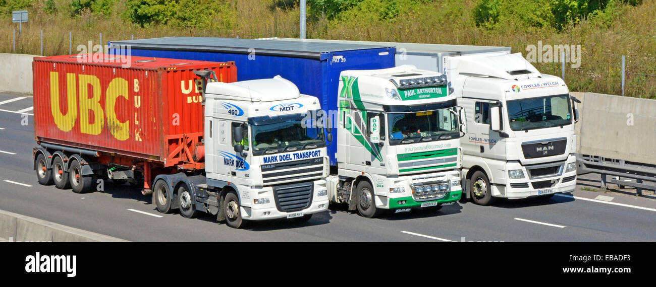 Uk Hgv Articulated Trailers High Resolution Stock Photography and ...