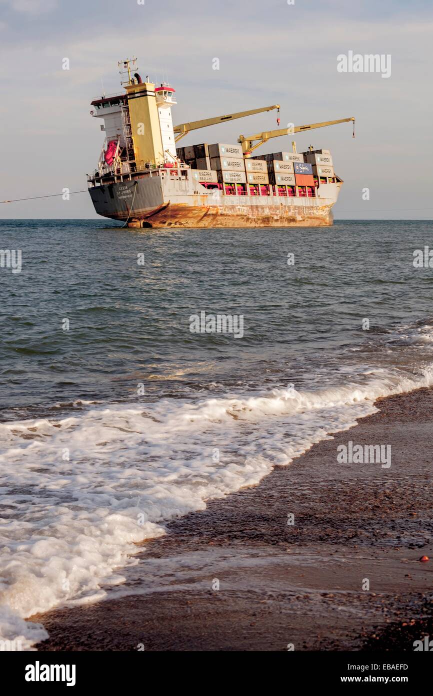 Containership accident hi-res stock photography and images - Alamy