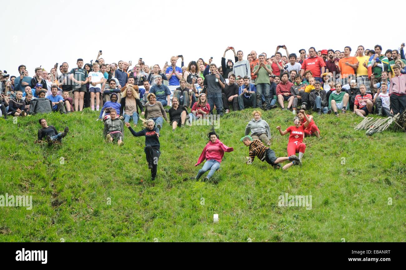 Annual cheese rolling competition coopers hill hi-res stock photography ...