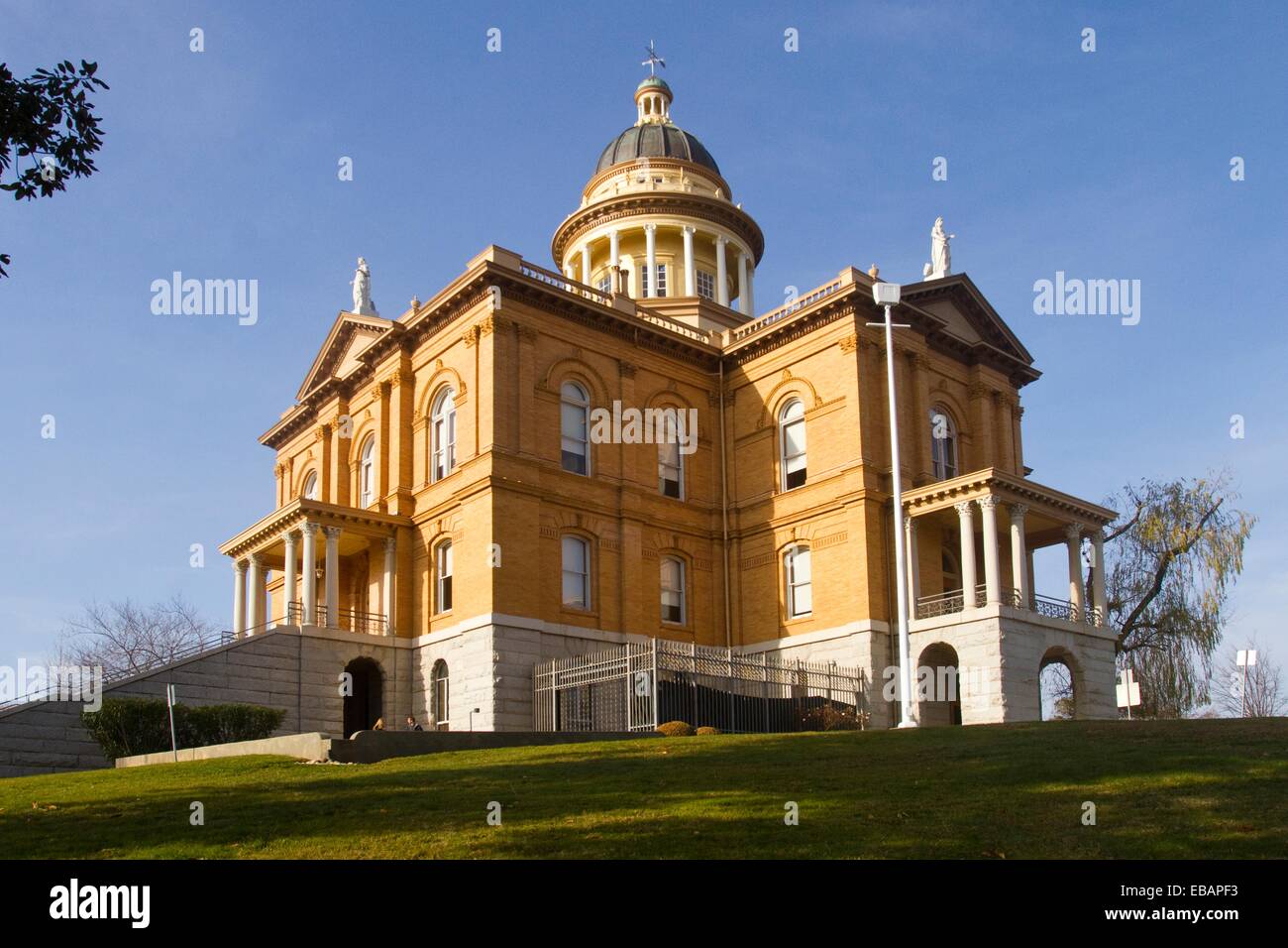 Auburn courthouse hi-res stock photography and images - Alamy