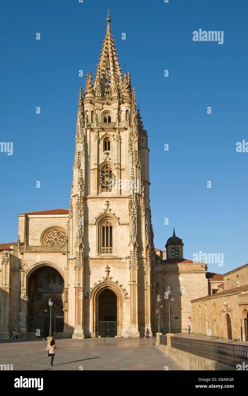 Oviedo cathedral catedral de san salvador hi-res stock photography and ...