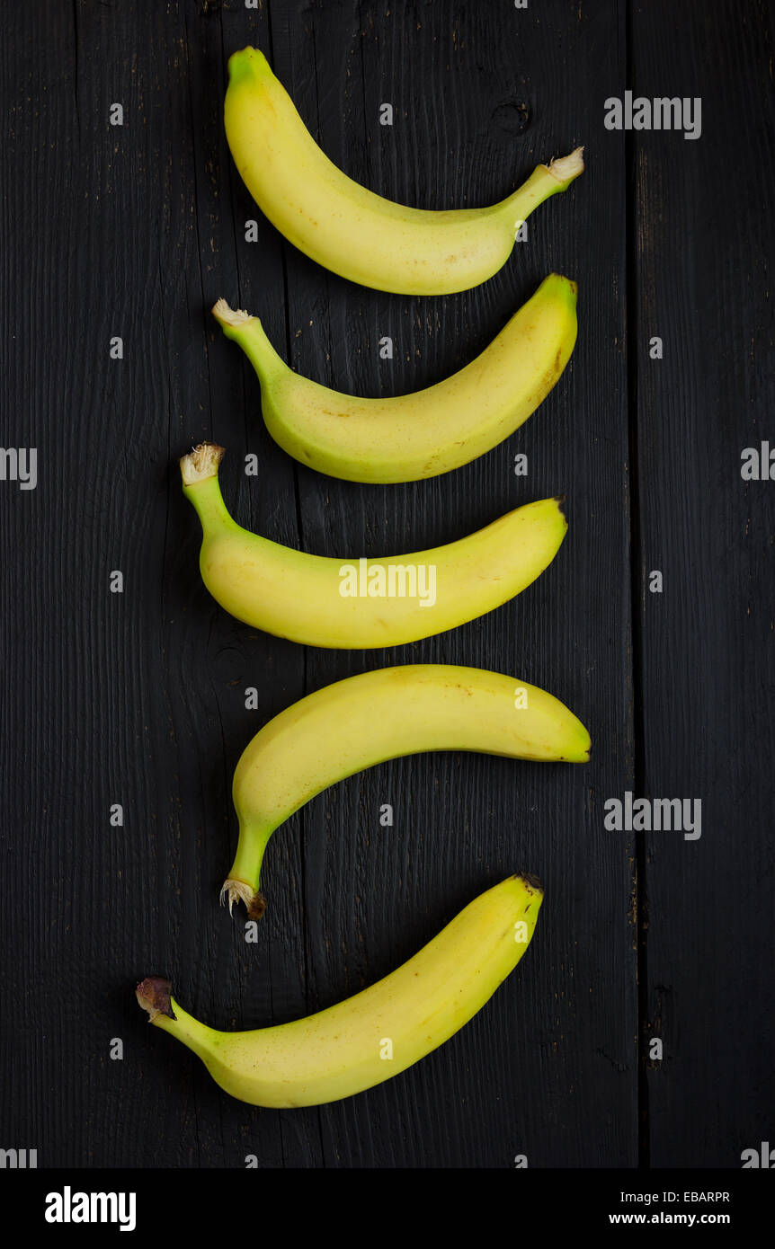 Table of bananas hi-res stock photography and images - Alamy