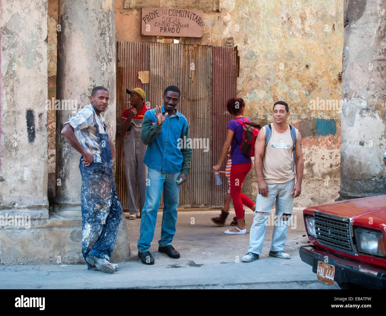 Construction workers on break outside building Stock Photo - Alamy