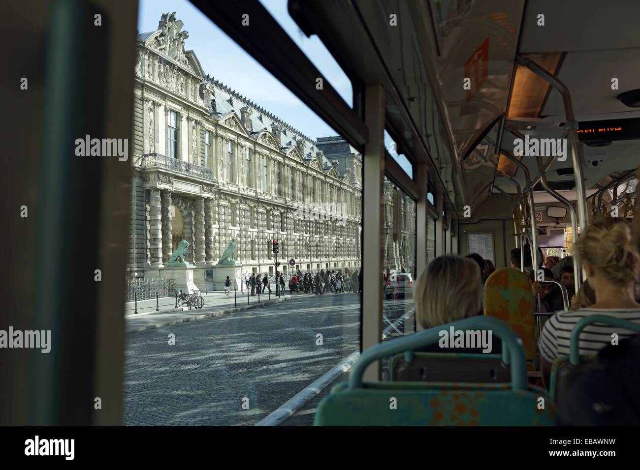 Historic bus paris hi-res stock photography and images - Alamy