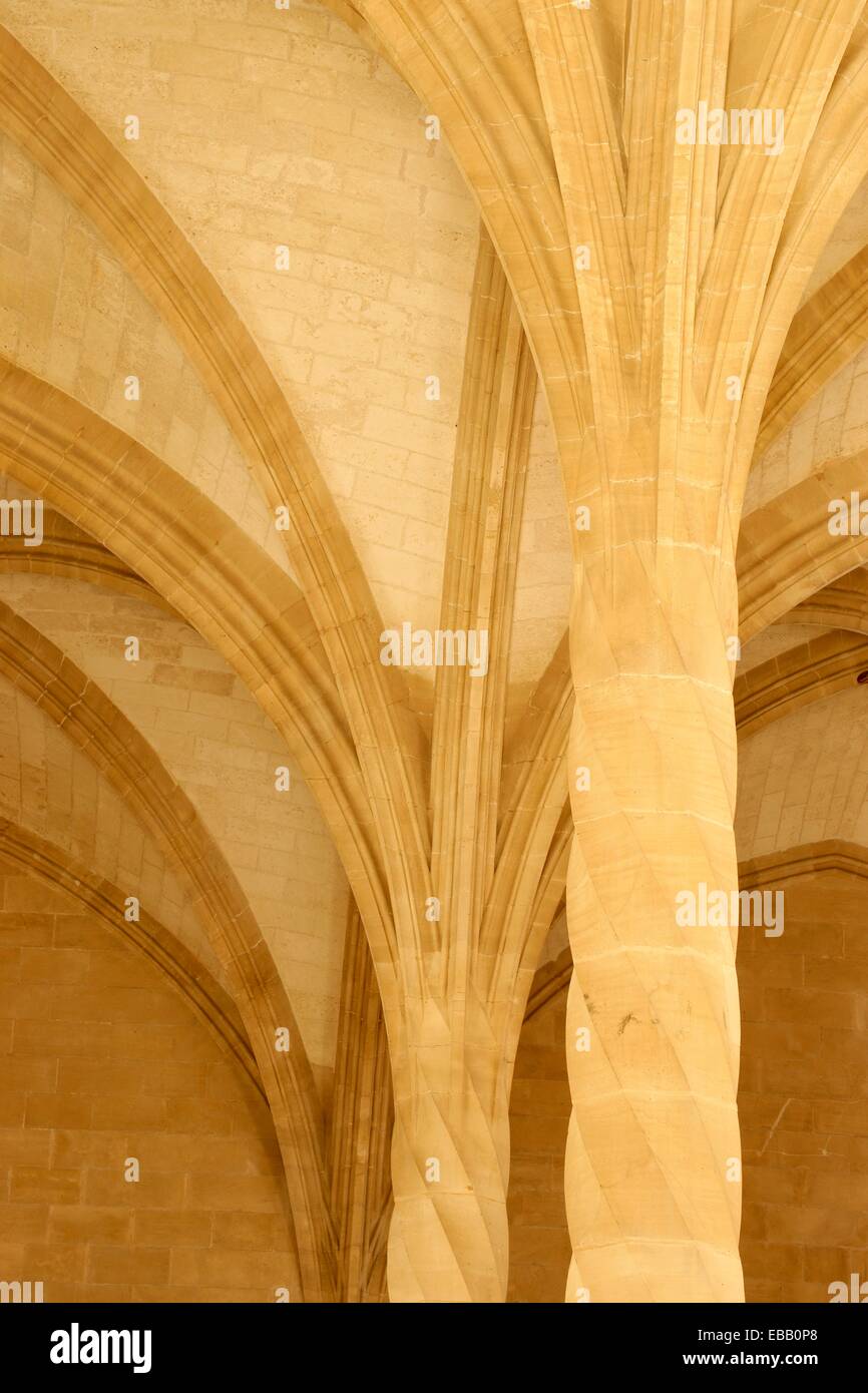 Spiral columns hi-res stock photography and images - Alamy