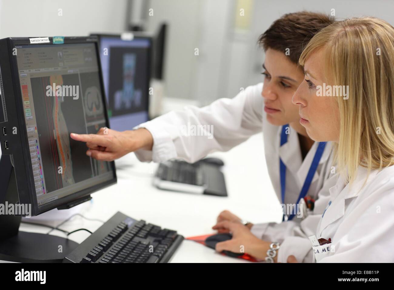 Cancer treatment imrt hi-res stock photography and images - Alamy
