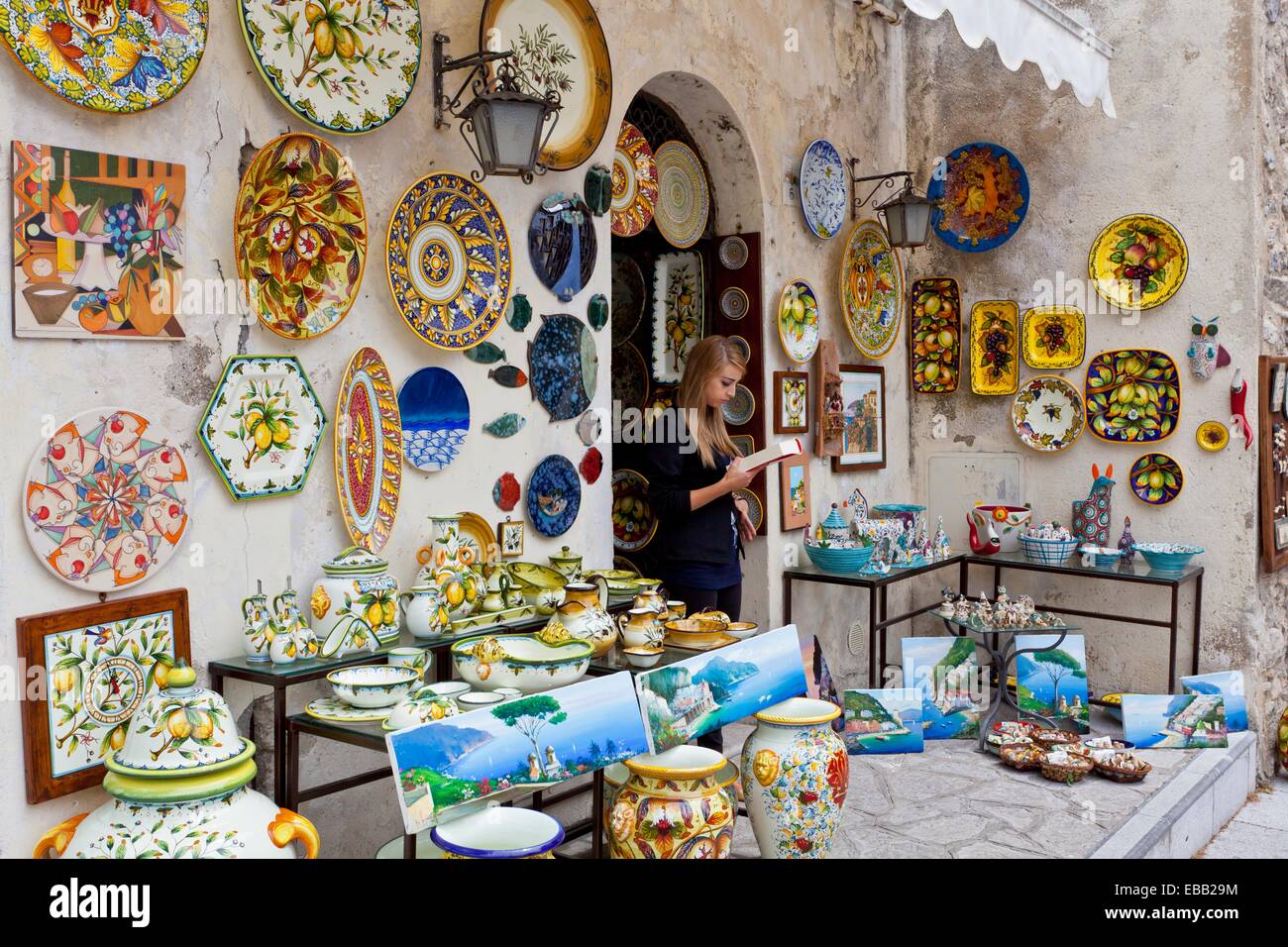 Ceramics shop in ravello italy hi-res stock photography and images - Alamy