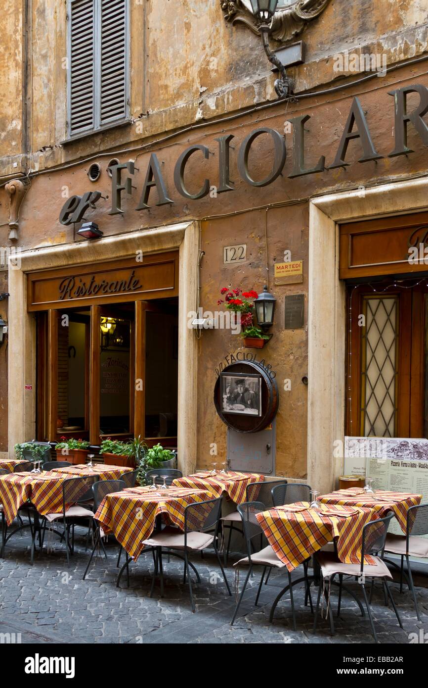 An outdoor street restaurant in central Rome, Italy Stock Photo - Alamy