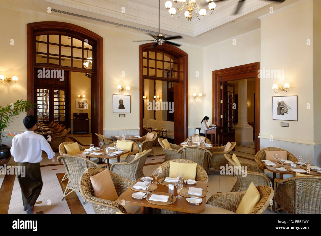 Luxurious victorian style interior hi-res stock photography and images ...