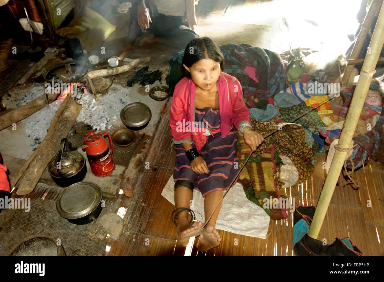 Palaung woman mon khmer ethnic minority hi-res stock photography and ...