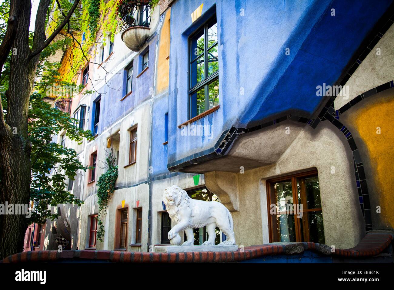 Building designed by Hundertwasser, Hundertwasserhaus, Vienna, Austria ...