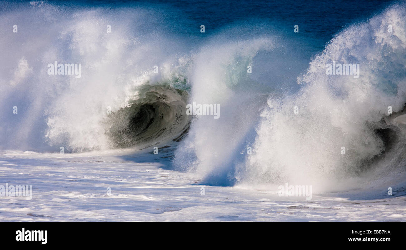 20 foot waves hi-res stock photography and images - Alamy