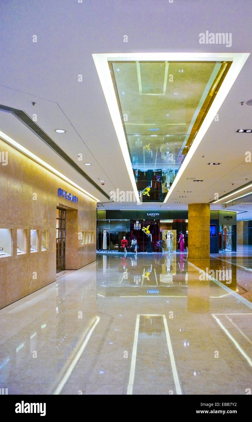 Hong Kong, fashion shops in the IFC Mall Stock Photo - Alamy