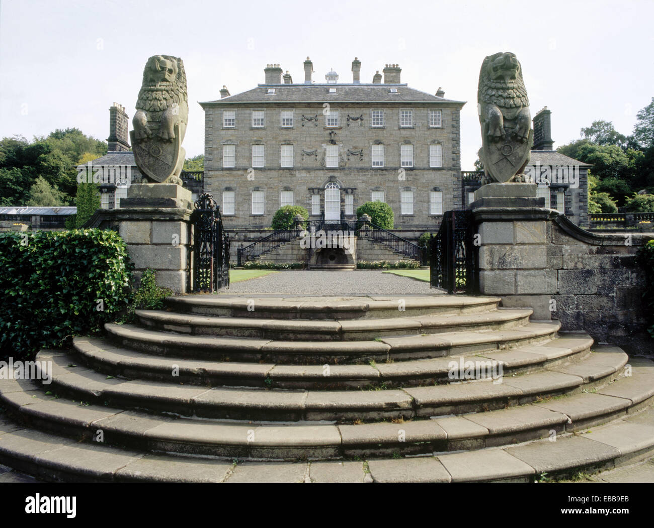 Edwardian entrance steps sculpture hi-res stock photography and images ...