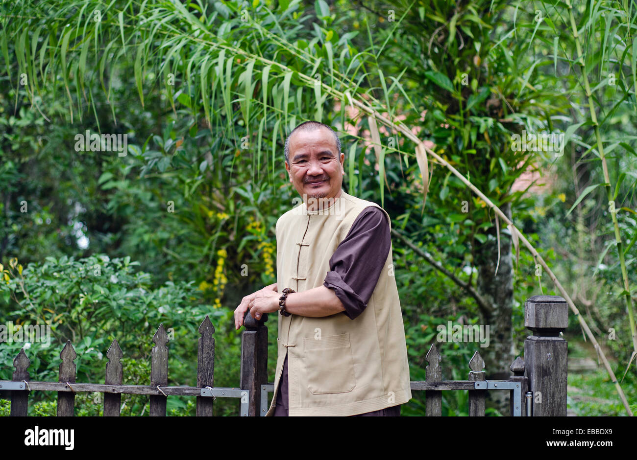 Senior monk, Thien Mu Pagoda,Hue, Vietnam Stock Photo - Alamy
