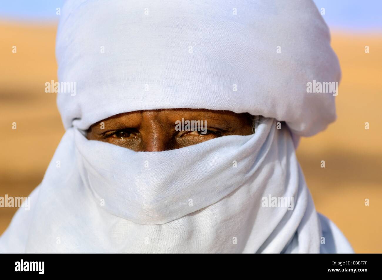 Portrait tuareg man white turban hi-res stock photography and images ...