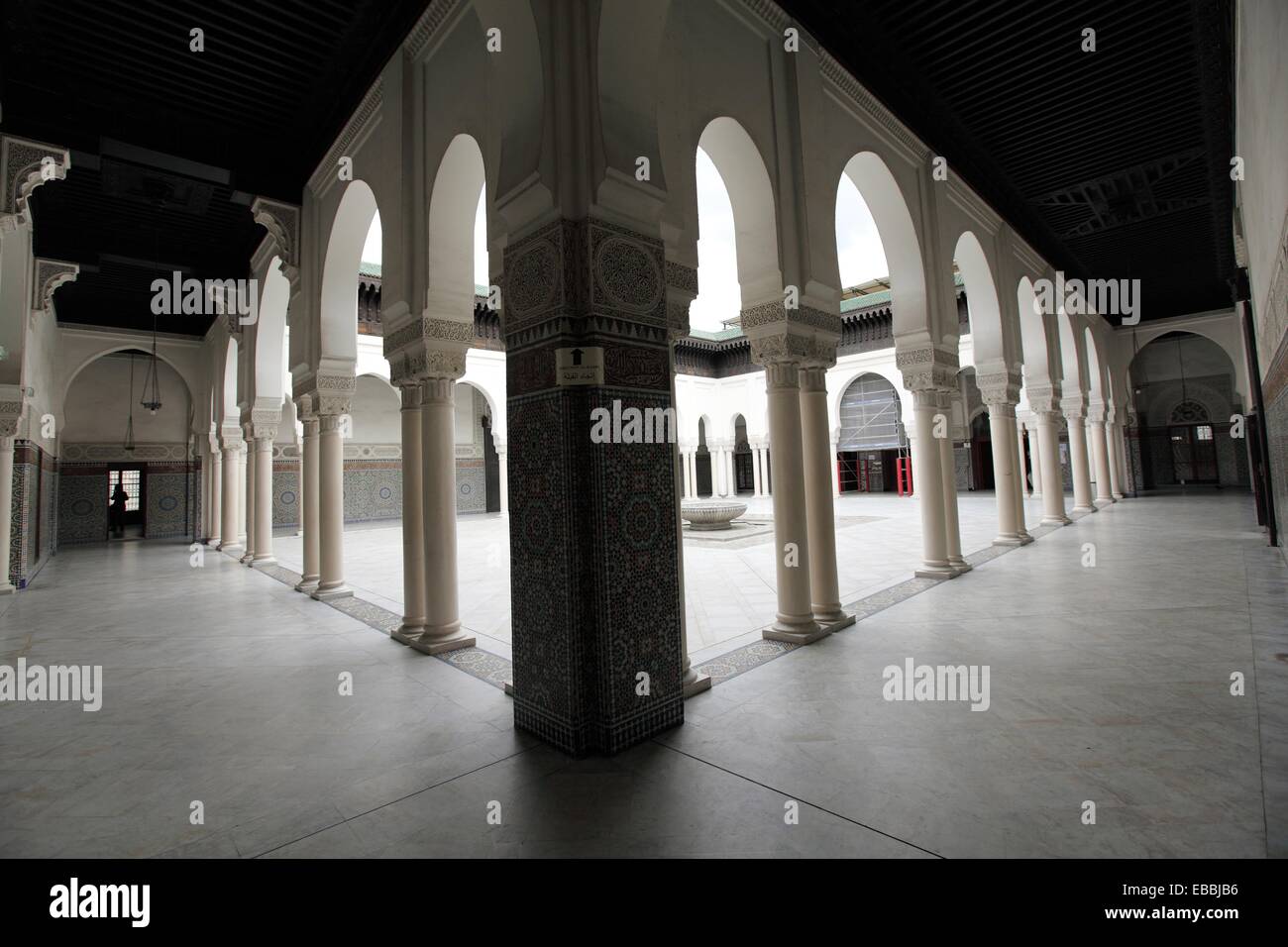 Courtyard of mosque, Paris, France Stock Photo - Alamy
