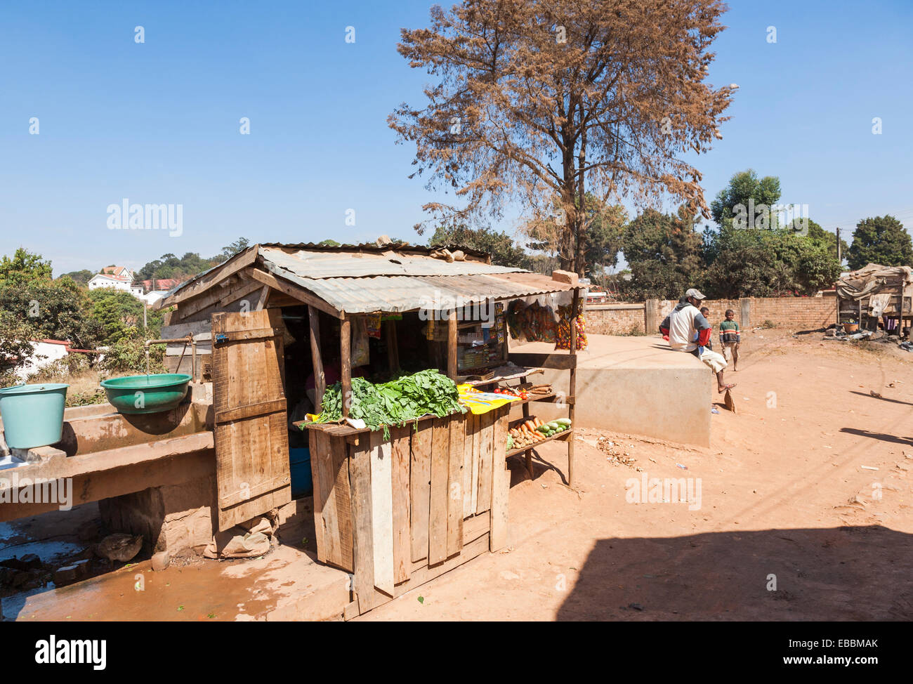 Roadside stall selling vegetables hi-res stock photography and images ...