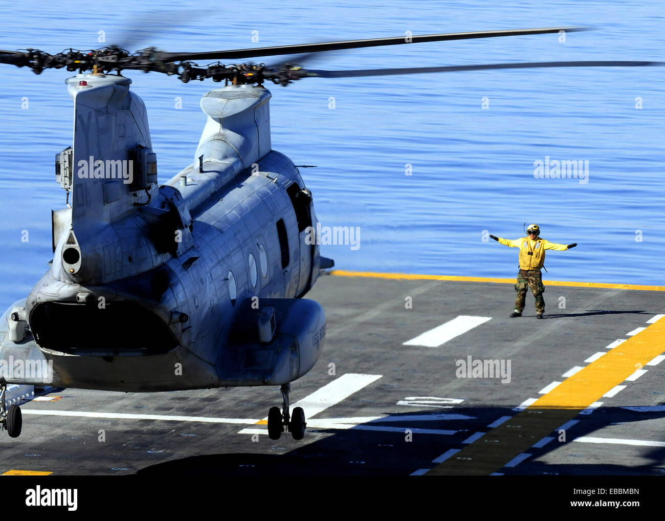 PACIFIC OCEAN (Nov. 5, 2010) A CH-46E Sea Knight helicopter assigned to ...