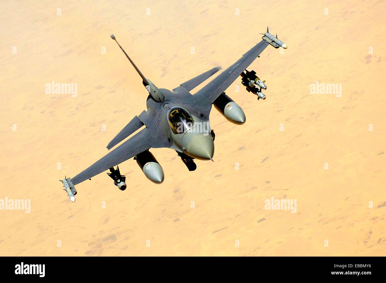 American f 16 fighting falcons hi-res stock photography and images - Alamy