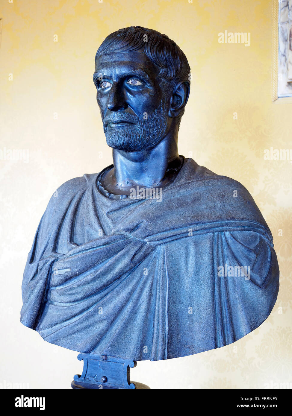 "Bruto Capitolino" Male portrait in bronze on modern bust IV-III BC ...