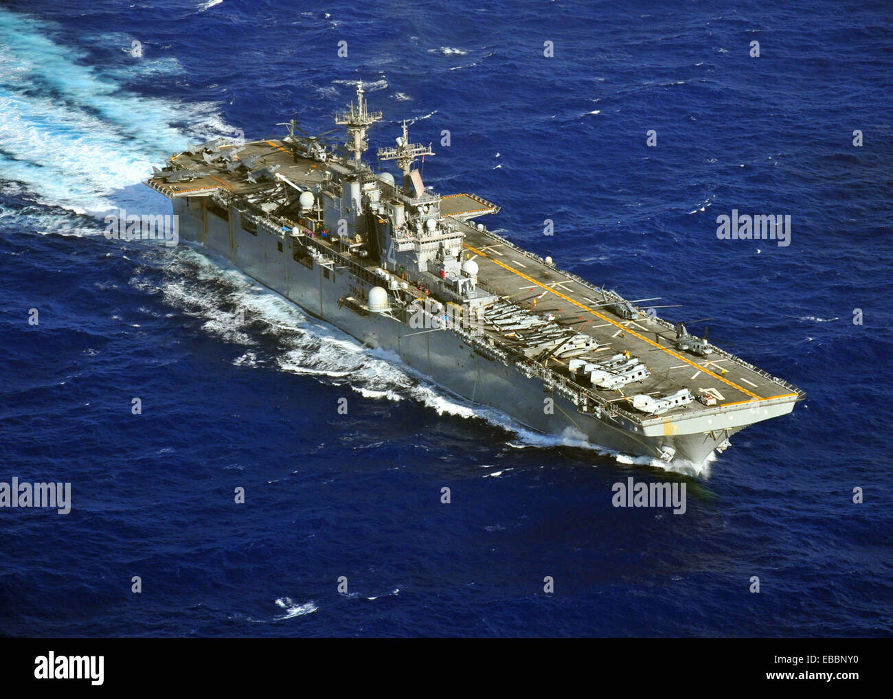 Uss boxer lhd 4 hi-res stock photography and images - Alamy
