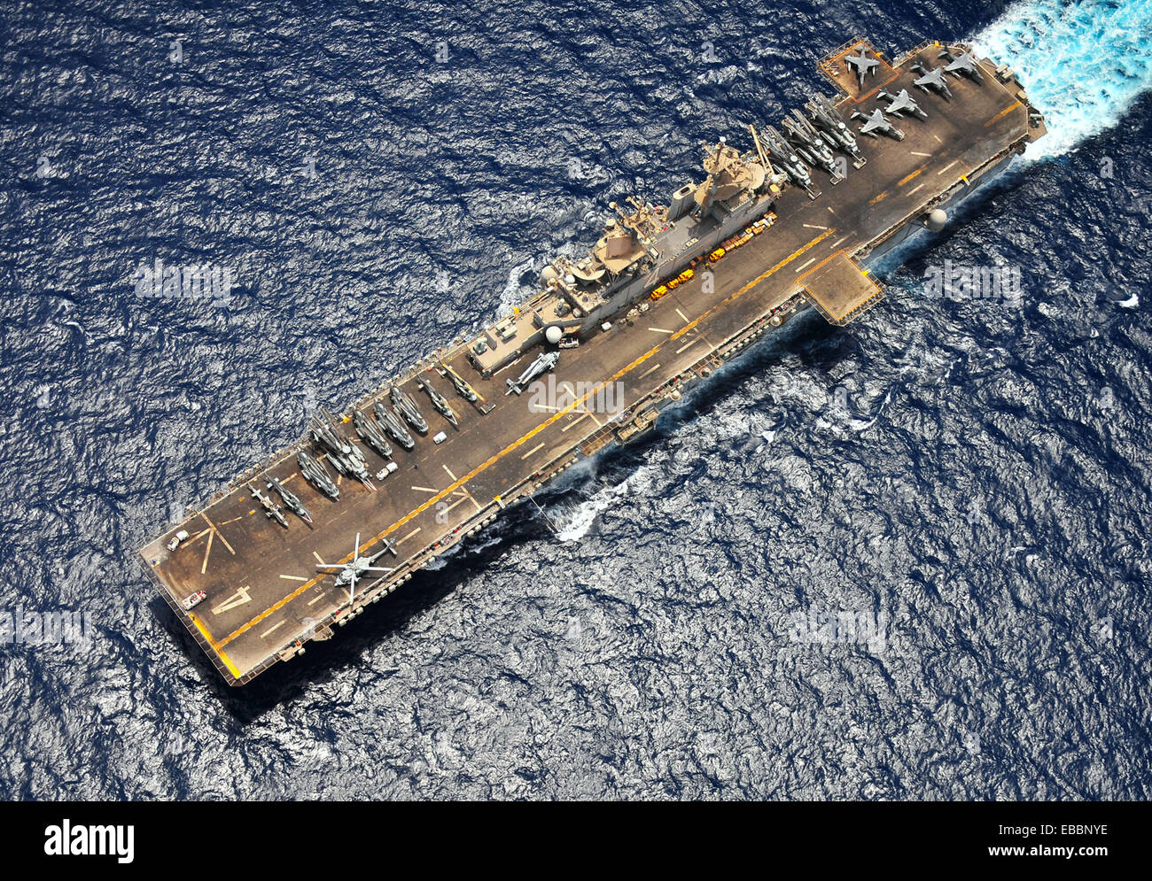 Uss boxer lhd 4 hi-res stock photography and images - Alamy