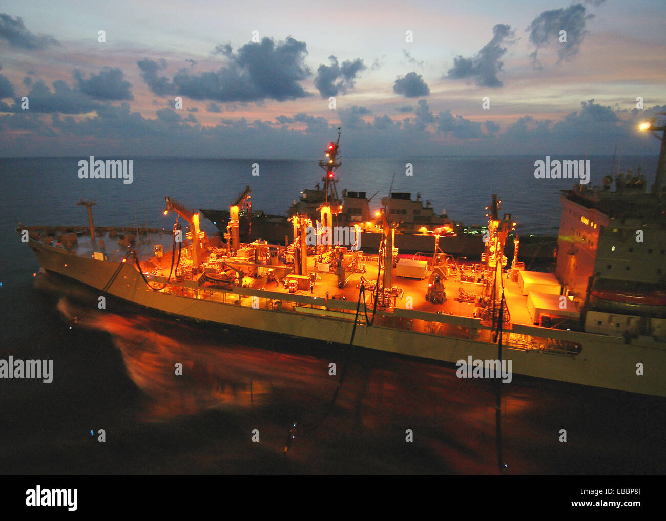 Military sealift command msc underway replenishment ship usns hi-res ...