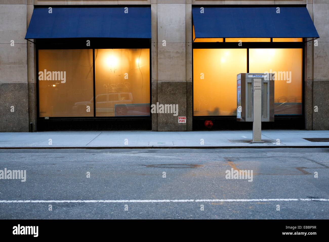 Two lighted window hi-res stock photography and images - Alamy