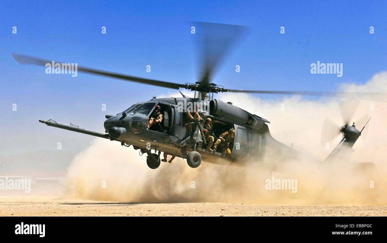 Hh 60 pave hawk helicopter hi-res stock photography and images - Alamy