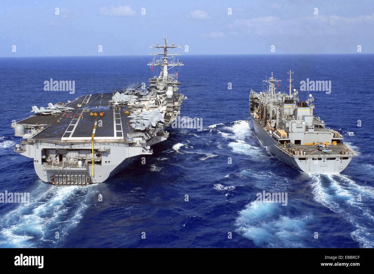 Fast combat support ship usns rainier t aoe 7 hi-res stock photography ...