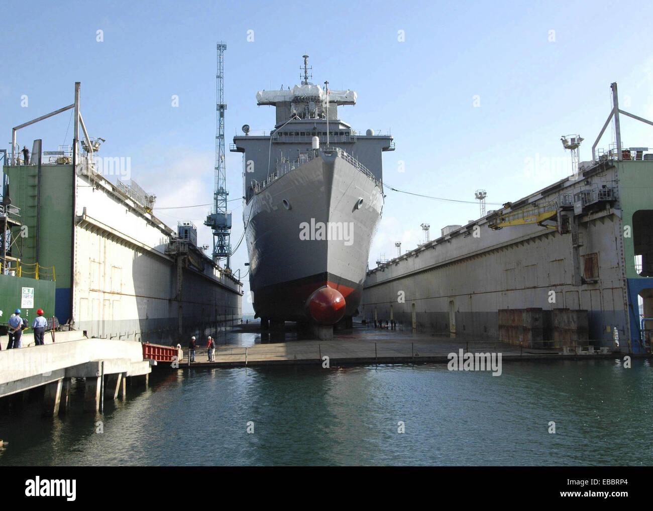 Landing dock ship uss pearl harbor lsd 52 hi-res stock photography and ...