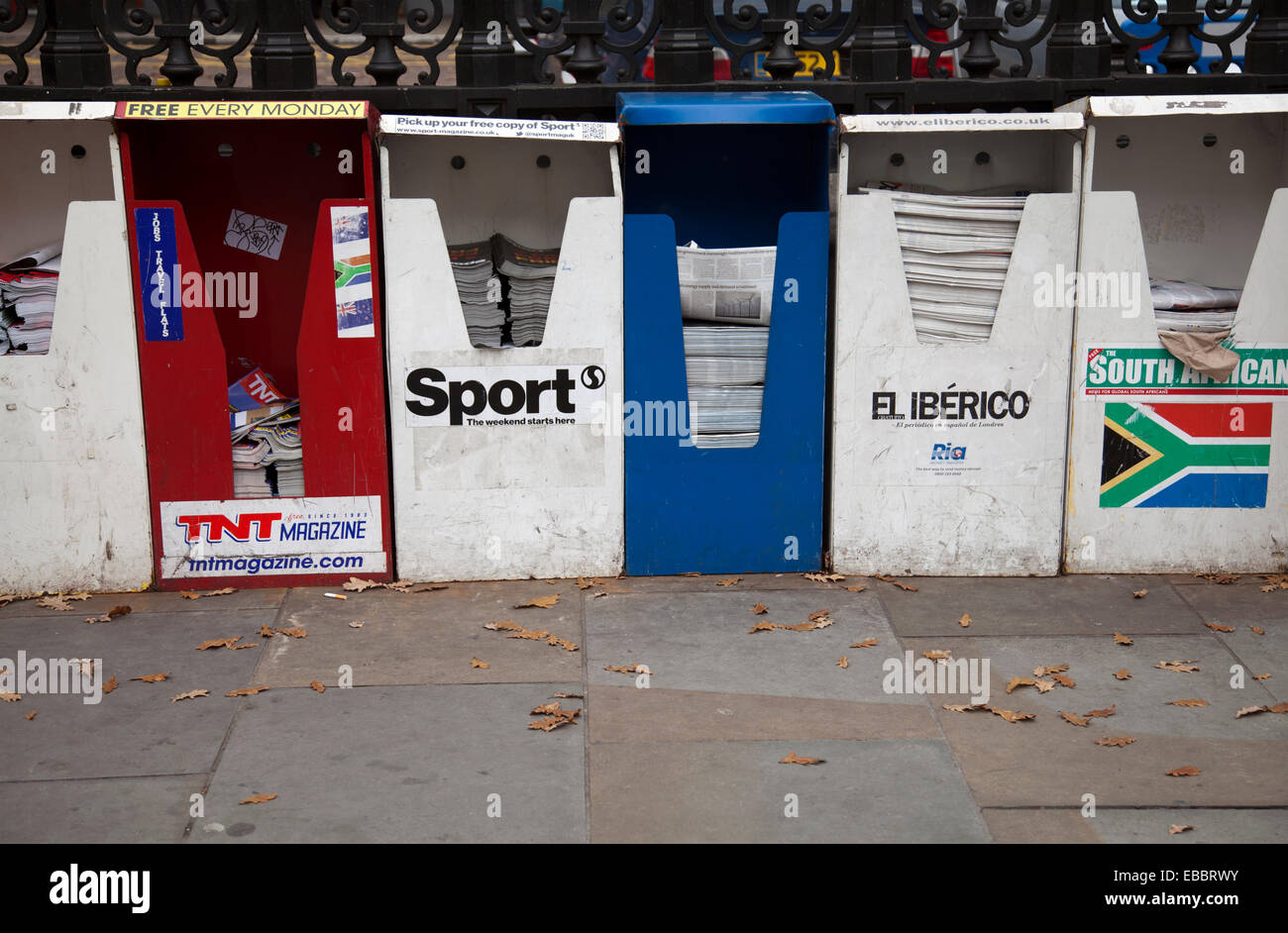 Free newspaper stands hi-res stock photography and images - Alamy