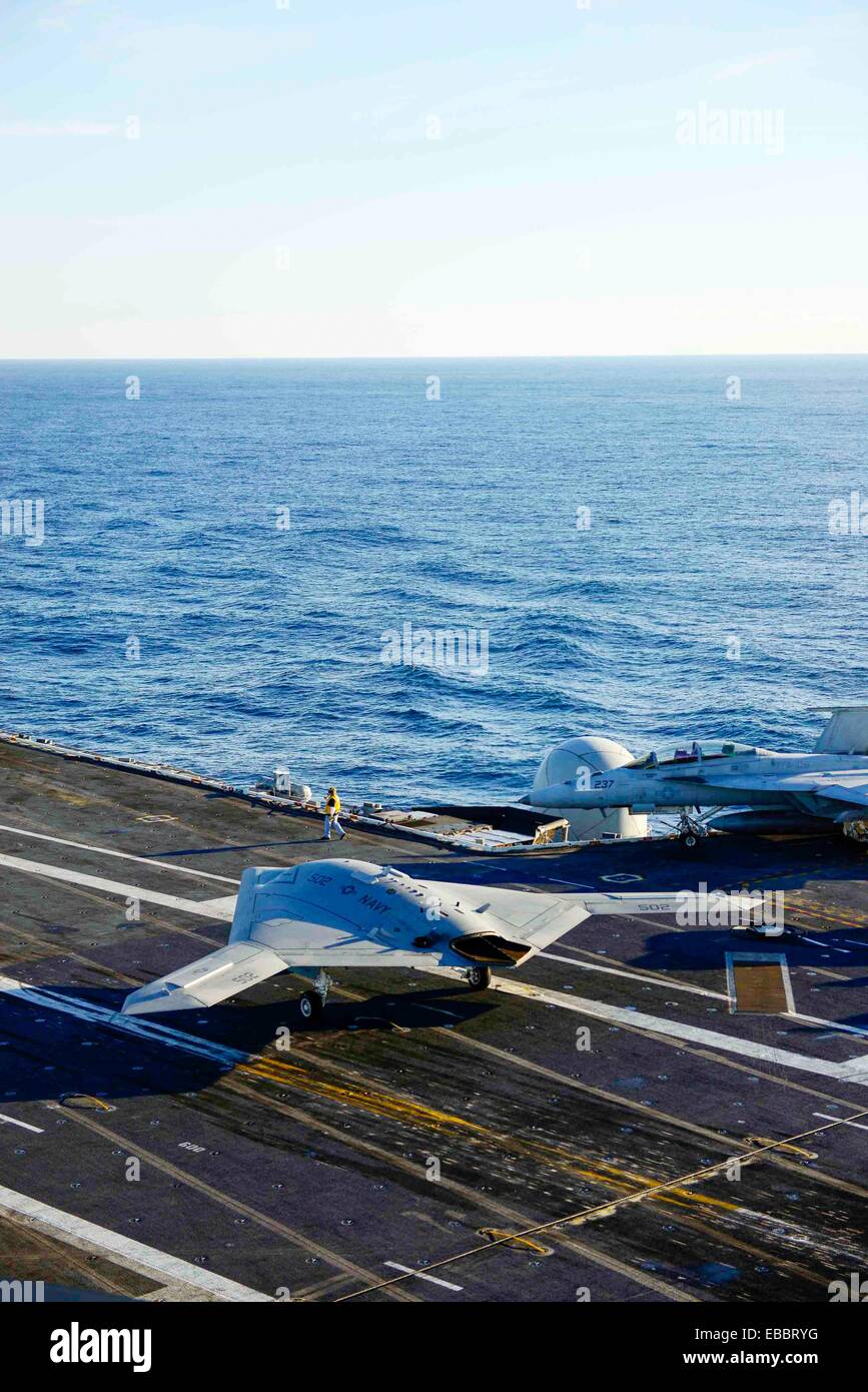 X 47b aircraft hi-res stock photography and images - Alamy