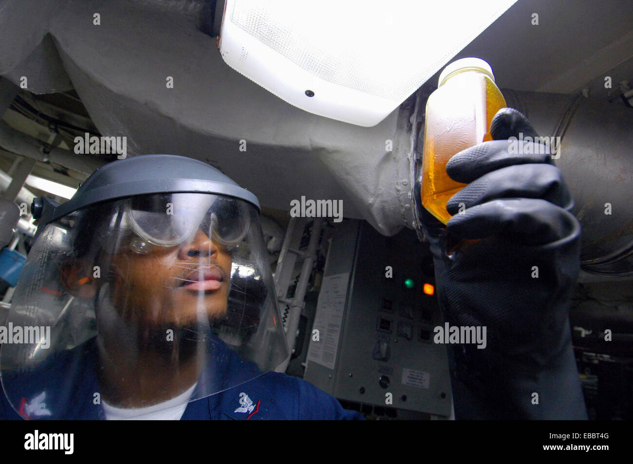 U s navy gas turbine technician hi-res stock photography and images - Alamy