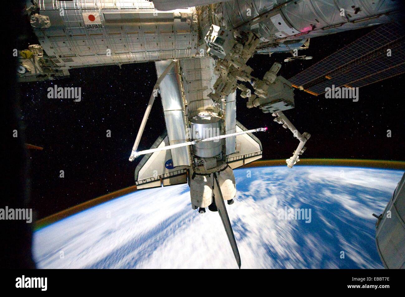 Space Shuttle Atlantis Cargo Bay Stock Photos & Space Shuttle Atlantis ...